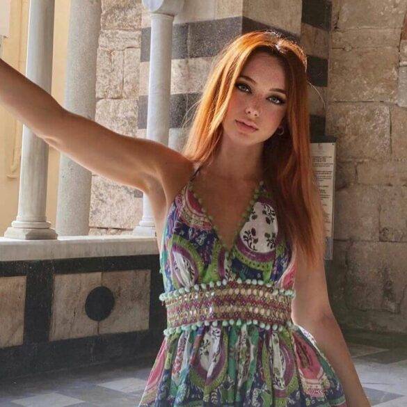 10 Glamorous outfits worn by Instagram superstar Leich Perlig ...